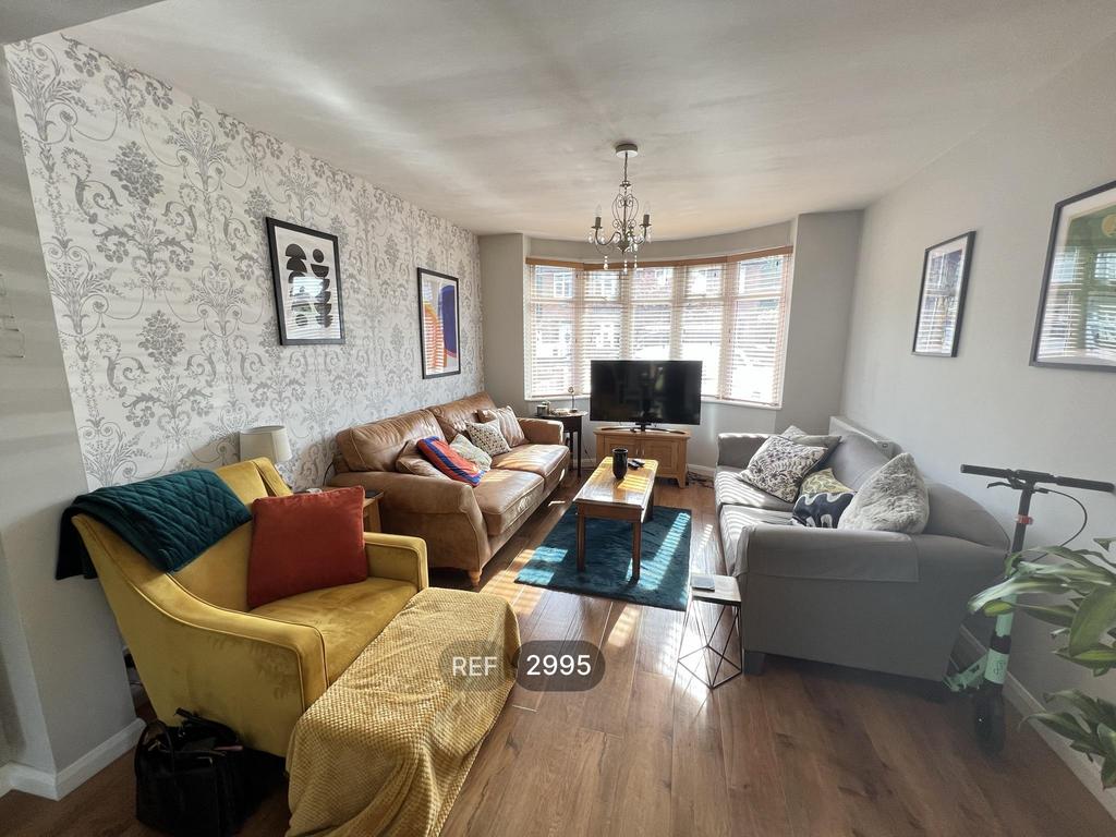 9, Dorset Close, Ipswich, IP4 3BJ 3 bed property - £1,300 pcm (£300 pw)