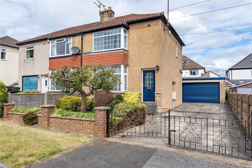 Hawkstone Avenue, Guiseley, Leeds... 2 bed semi-detached house for sale ...