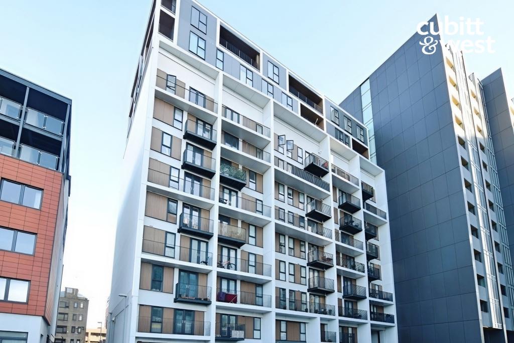 9 Sutton Court Road Sutton SM1 1 bed apartment - £1,250 pcm (£288 pw)