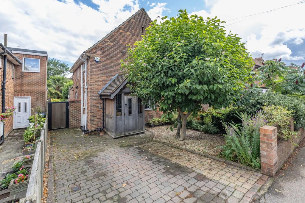 Forty Acres Road, Canterbury, Kent, CT2 3 bed semi-detached house for ...