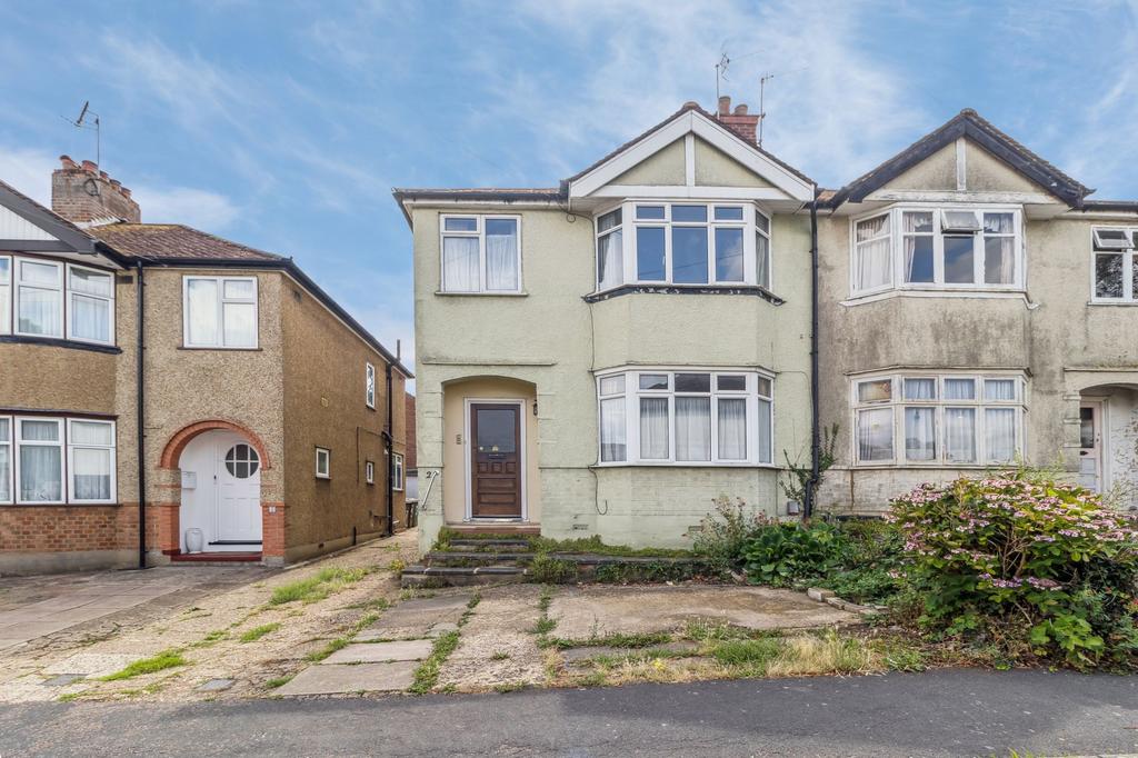 Herkomer Close, Bushey, WD23 3 bed semi-detached house for sale - £550,000