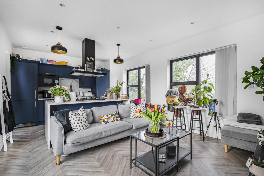 36 Fairview Road, London, SW16 2 bed apartment for sale - £450,000