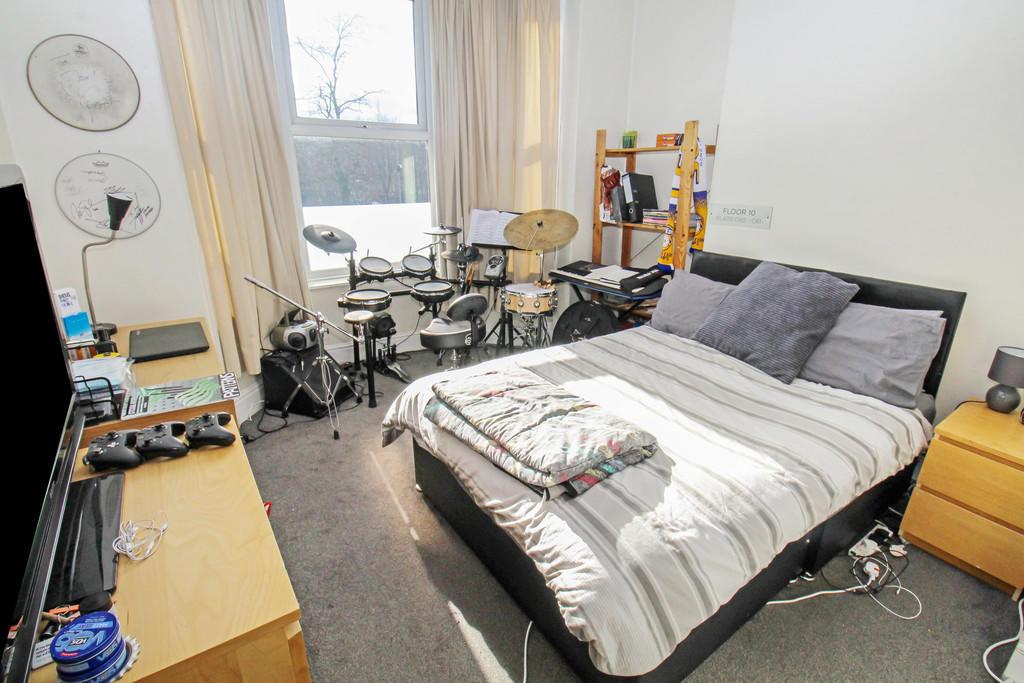Plender Street, London, NW1 3 bed property - £2,900 pcm (£669 pw)