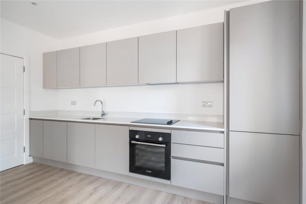 Peach Street, Berkshire RG40 Studio - £1,295 pcm (£299 pw)