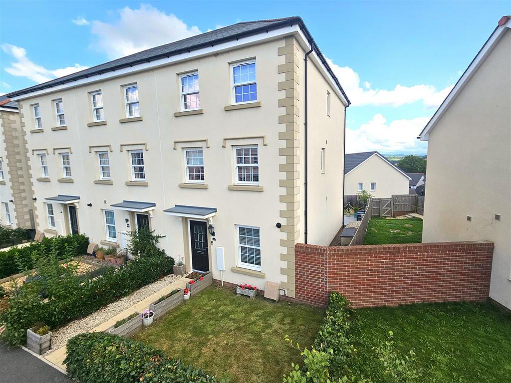 Staple Tor Road, Tavistock 4 bed end of terrace house for sale - £340,000