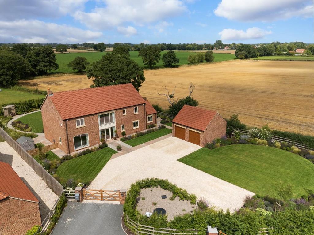 Field Lane, Holtby, York 5 bed detached house for sale - £1,100,000