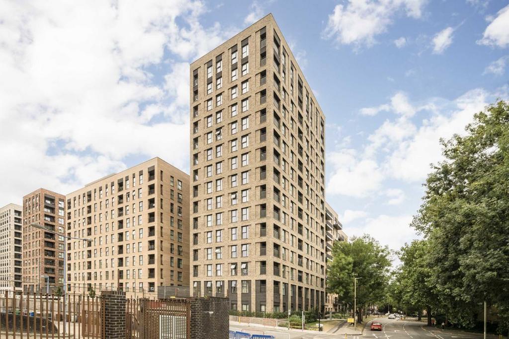 Aerodrome Road, London NW9 2 bed flat - £540,000