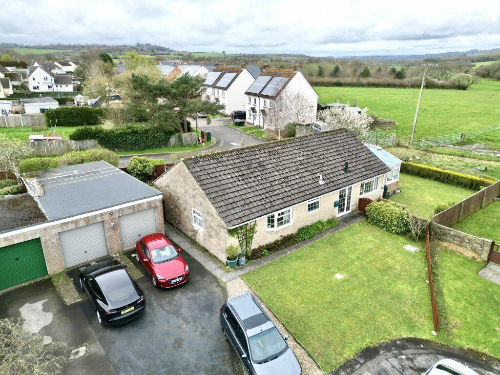 Axe Valley Close, Mosterton... 3 bed bungalow - £430,000