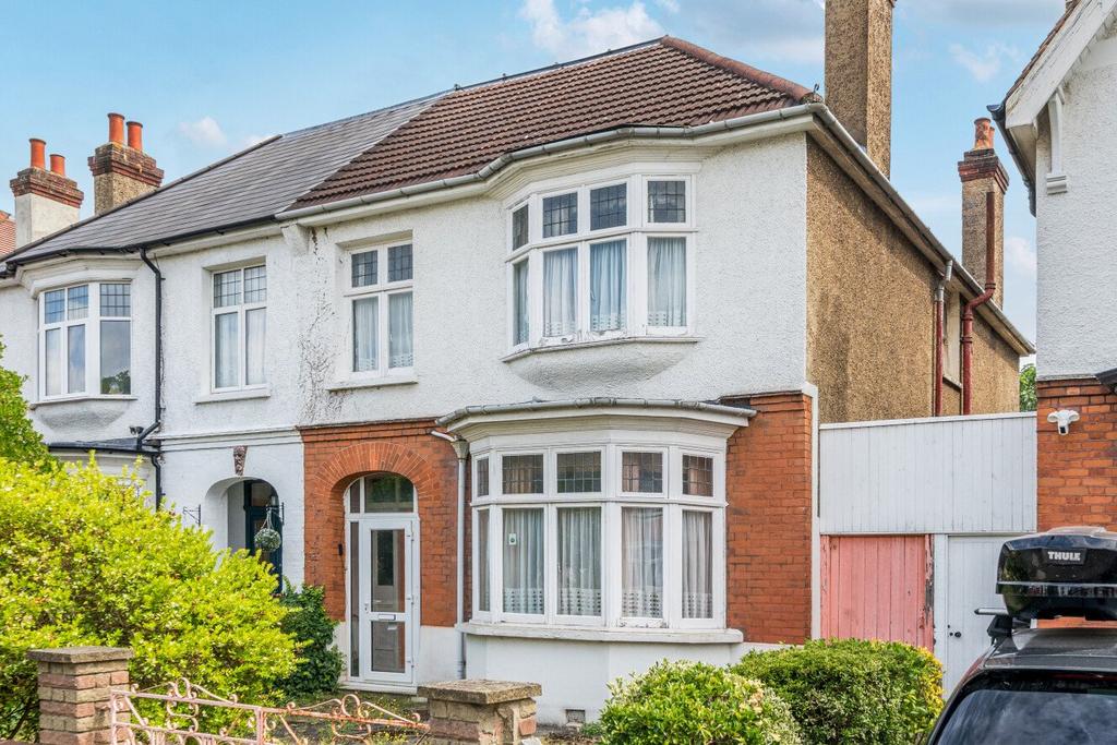 Arran Road, Catford, London, SE6 4 bed semi-detached house - £725,000