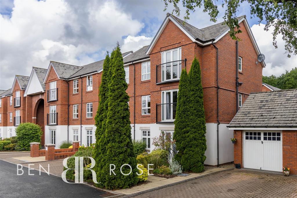 Scarlett Drive, Preston PR4 2 bed apartment - £200,000