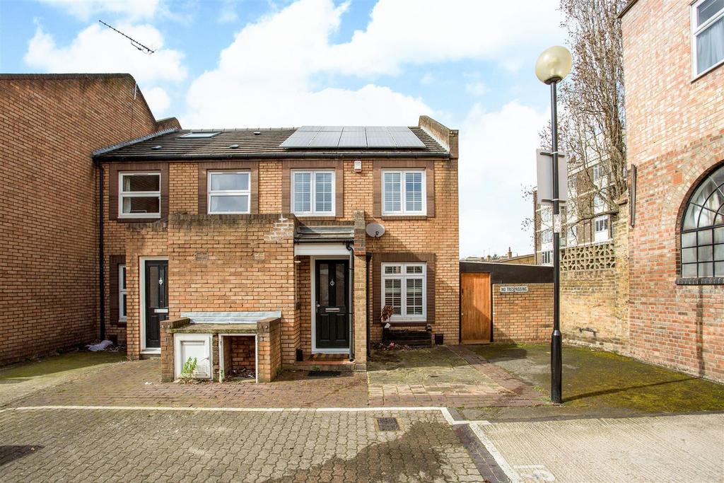 Rectory Square, Stepney, E1 4 bed end of terrace house to rent - £4,100 ...