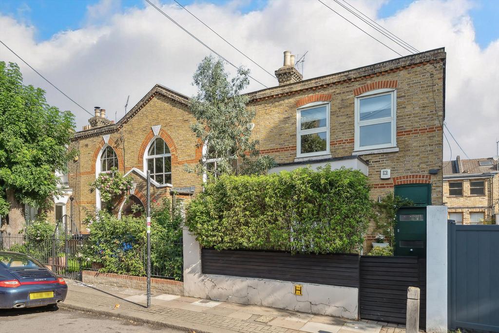 Falcon Grove, Battersea, London, SW11 2 bed semi-detached house - £795,000