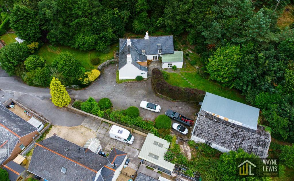 Cwm Farm Road, Six Bells... 4 bed detached house for sale - £500,000