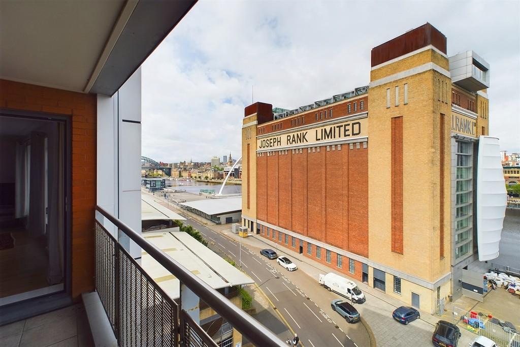 Baltic Quay, Mill Road, Gateshead 2 bed apartment - £175,000