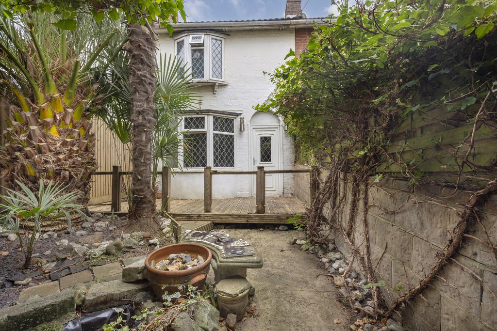 Crown Gardens, Brighton, Brighton, BN1 2 bed terraced house for sale ...