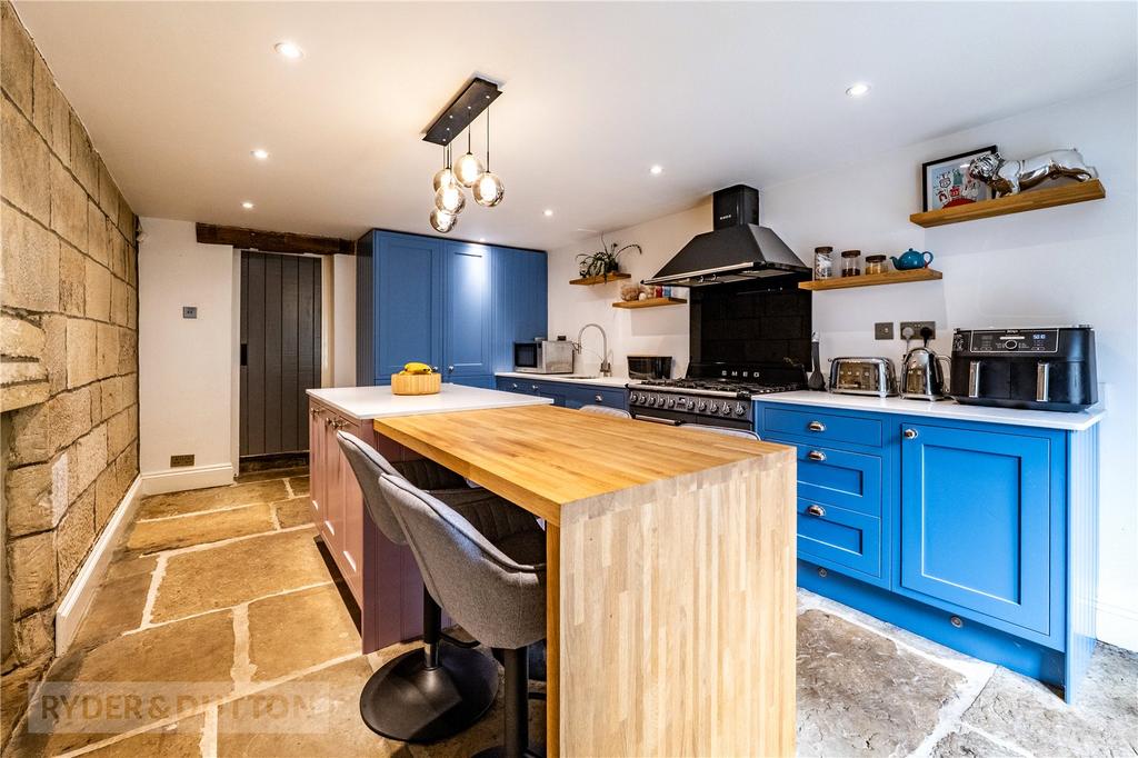 Upper Field House Lane, Triangle... 4 bed terraced house for sale - £ ...