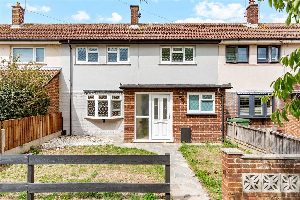 Beecham Court, Basildon, Essex, SS15 3 bed terraced house for sale - £ ...