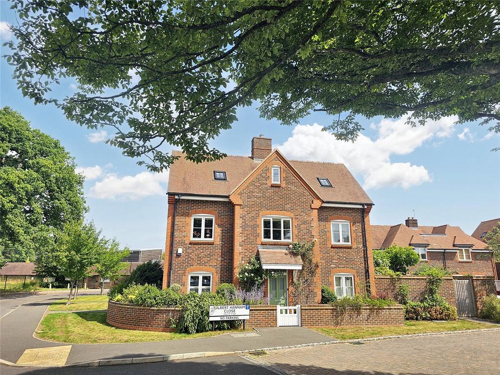 Gilbert Hannam Close, West Sussex GU29 3 bed end of terrace house for ...