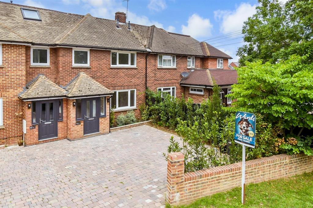 Loose Road, Maidstone, Kent 3 bed terraced house - £400,000