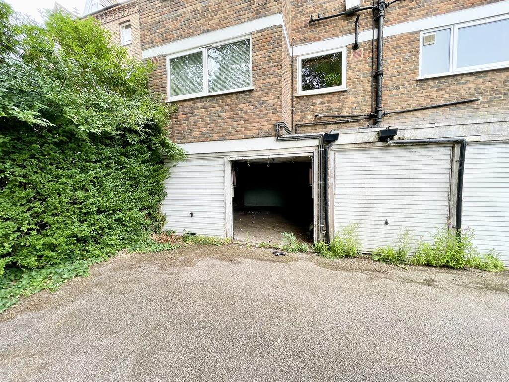 Station Road, New Barnet EN5 Garage to rent - £275 pcm (£63 pw)