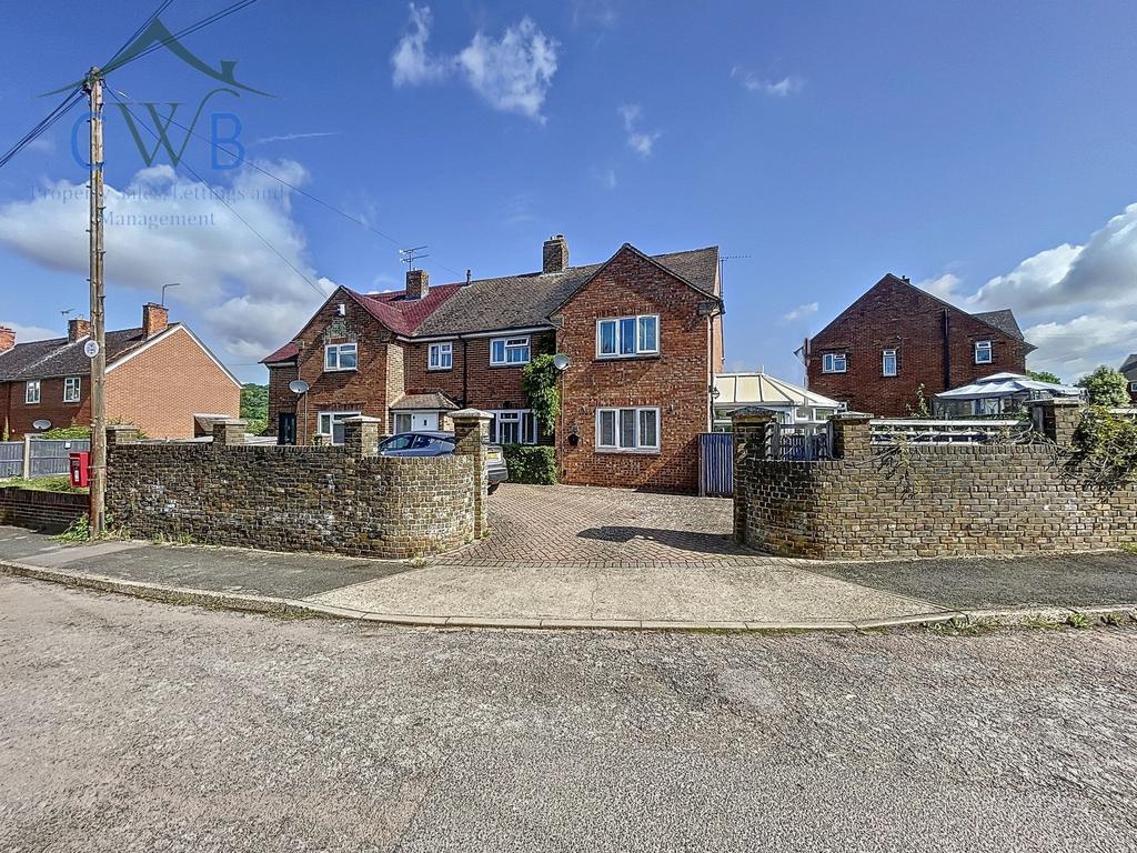 Meadow Crescent, Upper Halling, ME2 5 bed semi-detached house for sale ...