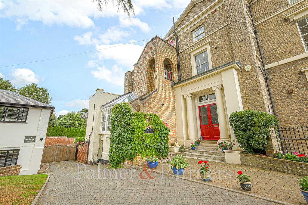 Lexden Road, Colchester, Essex, CO3 2 bed apartment - £1,300 pcm (£300 pw)