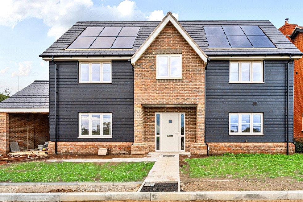 Hackney Way, Reading RG7 4 bed detached house - £950,000