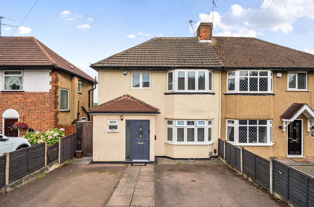 Devon Road, Watford WD24 4HW 3 bed semi-detached house for sale - £625,000