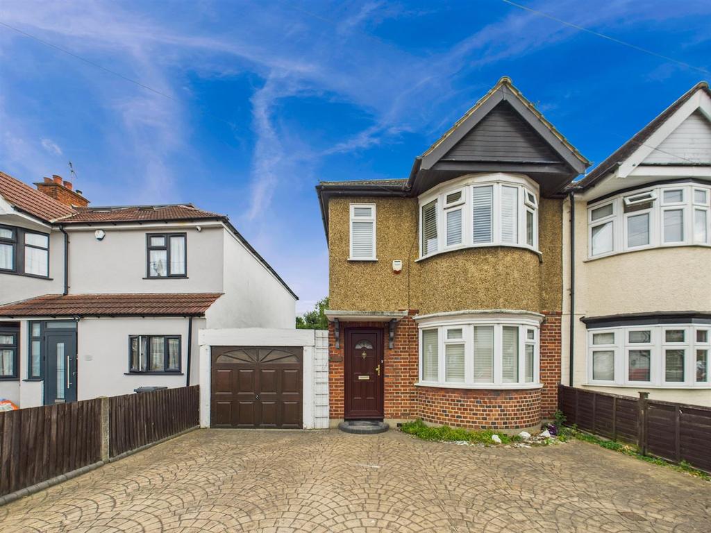 Whitby Road, Ruislip HA4 2 bed end of terrace house - £550,000