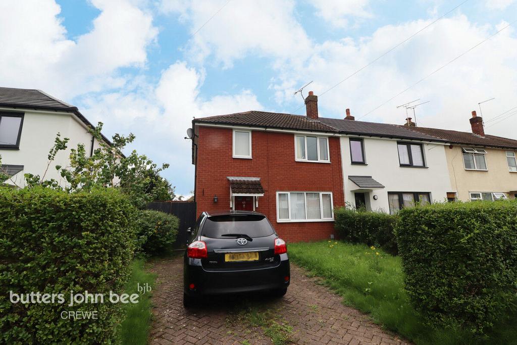 Tatton Road, Crewe 3 bed semi-detached house - £200,000