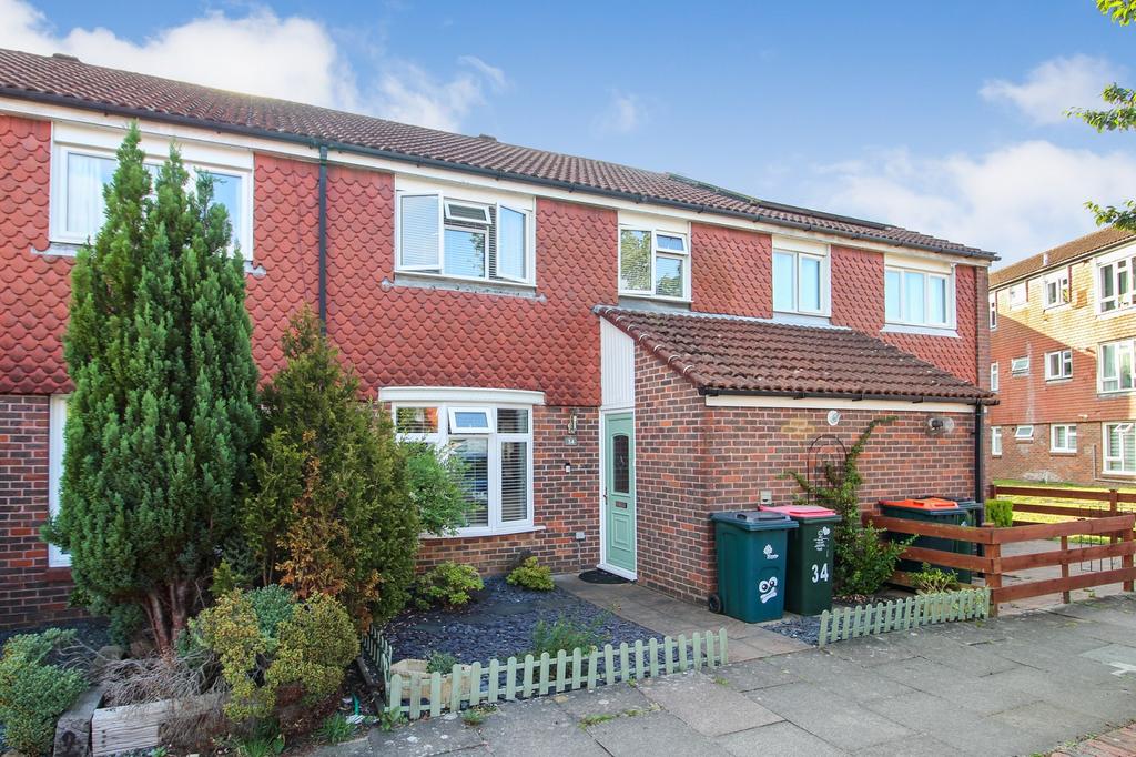 Vanbrugh Close, Crawley, West Sussex.... 3 bed terraced house for sale ...