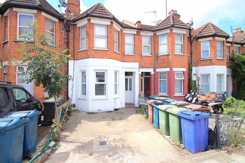 Pinner Road, Harrow 2 bed property for sale - £350,000