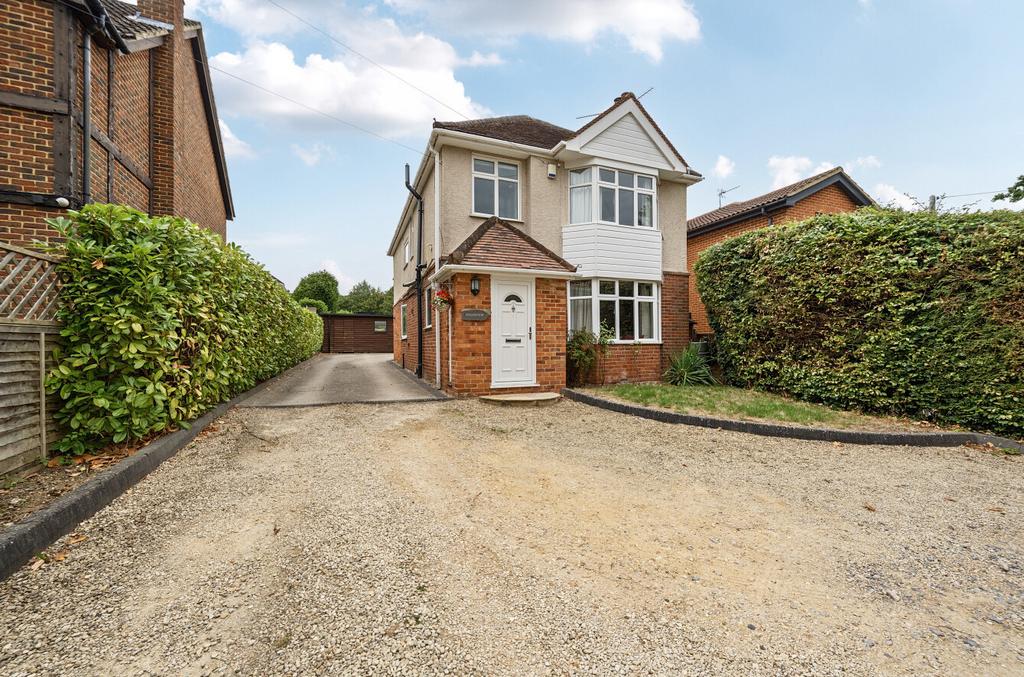 Basingstoke Road, Reading RG7 4 bed detached house for sale - £700,000