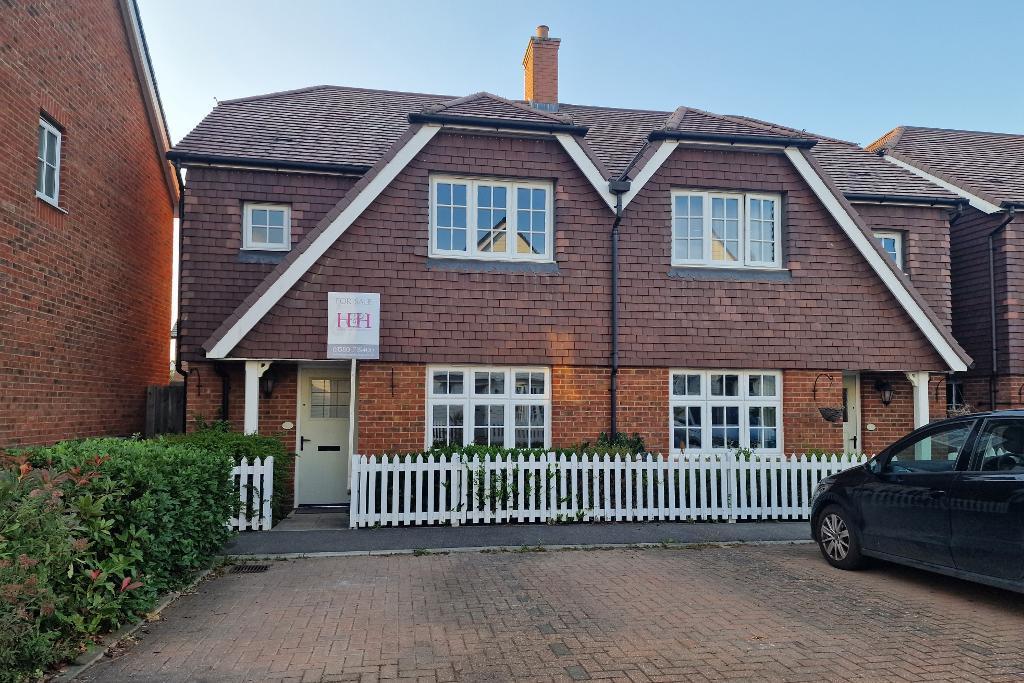 Heasman Close, Marden, Kent, TN12 9FH 3 bed semi-detached house for ...