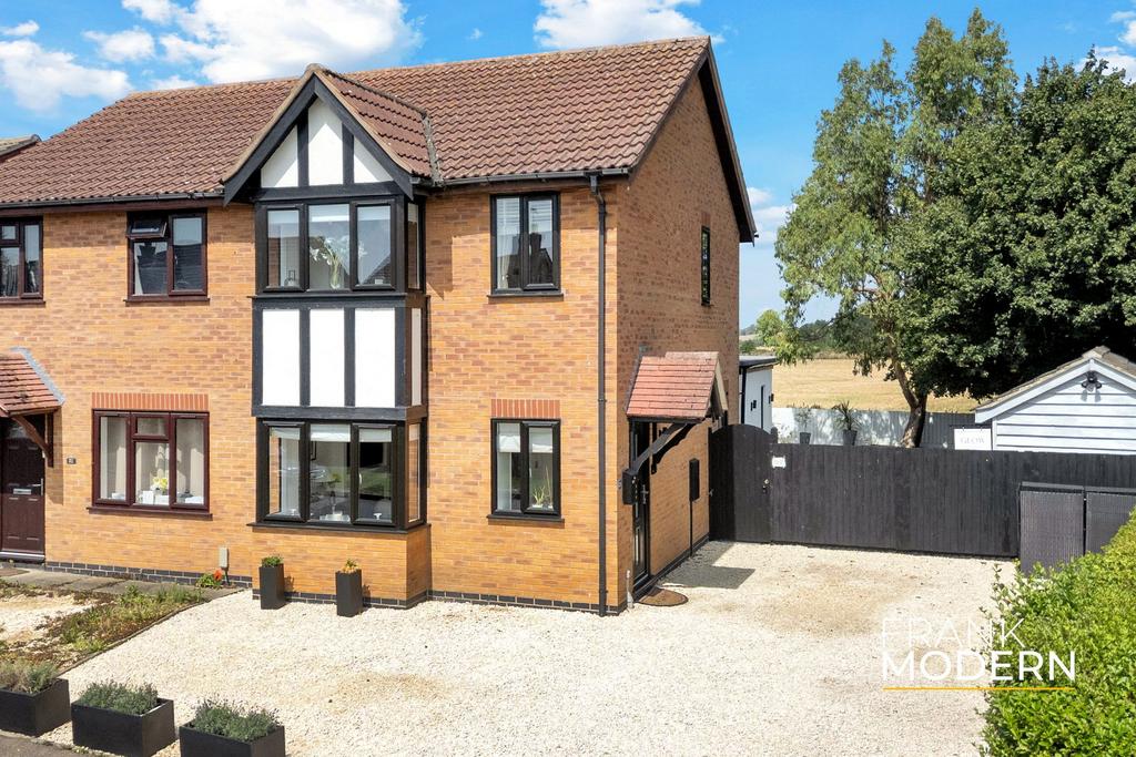 Dunlin Road, Essendine, PE9 3 bed semi-detached house for sale - £300,000