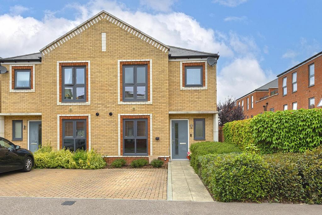 Baddlesmere Drive, Kings Hill, ME19 4SF 3 bed semi-detached house - £ ...
