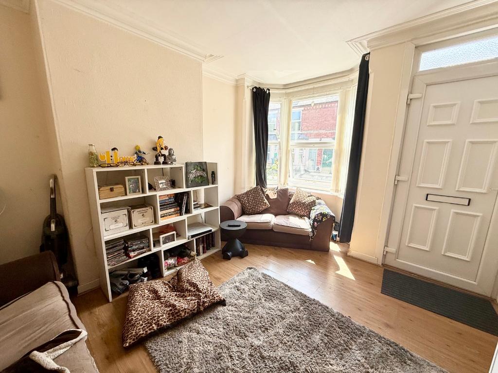 Cecil Street, Nottingham... 3 bed terraced house - £895 pcm (£207 pw)