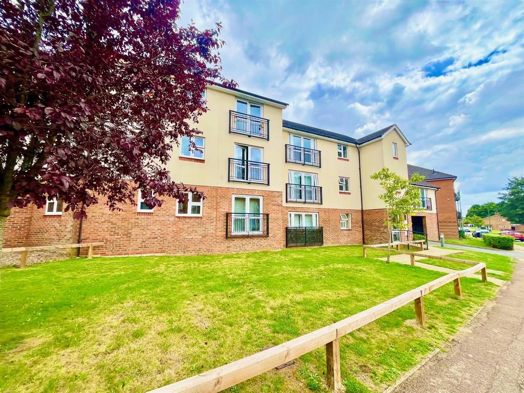 Gray Court, Stevenage 2 bed apartment - £230,000