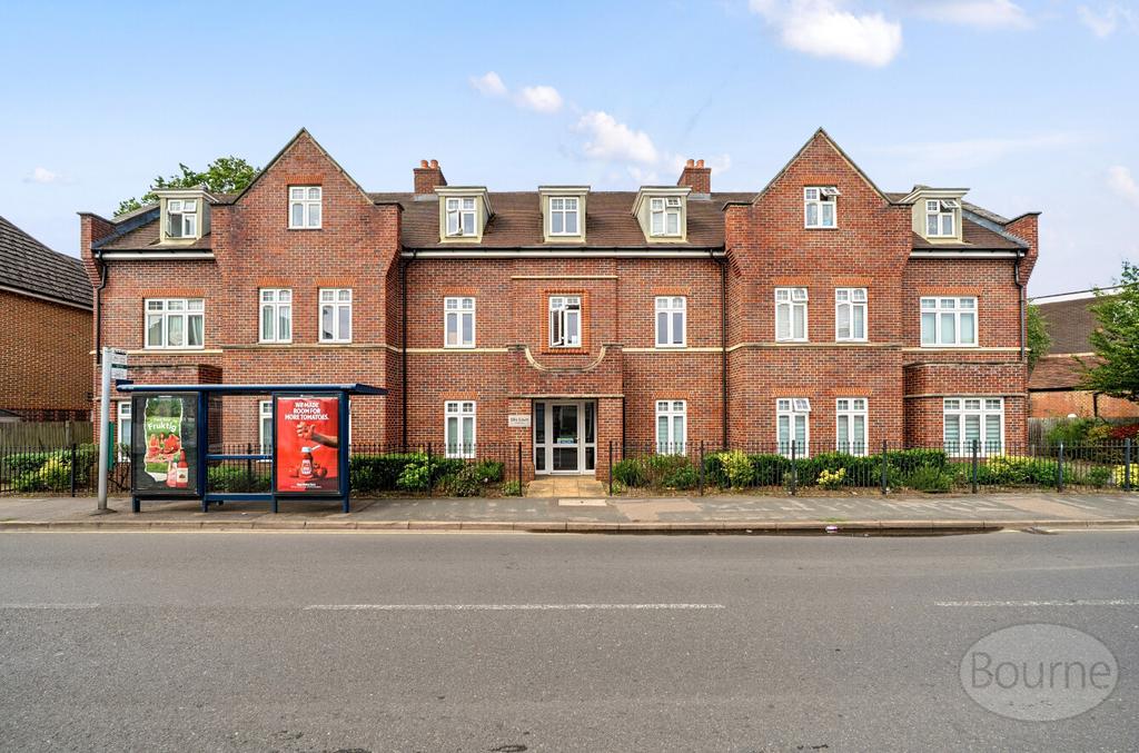 High Road, Byfleet, West Byfleet... 2 bed apartment for sale - £295,000
