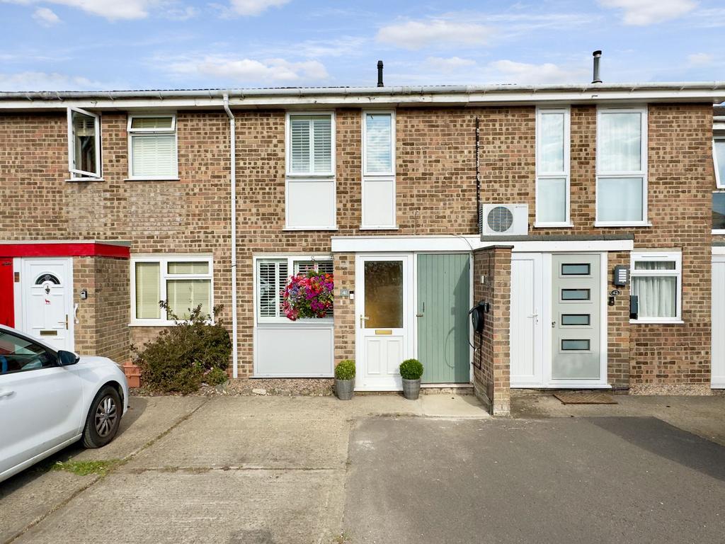 Kennet Close, Grove, OX12 2 bed terraced house - £278,500