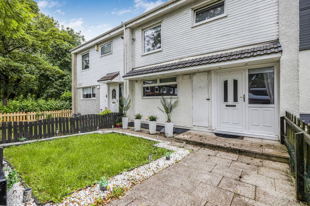 Turnberry Place, Glasgow G75 3 bed terraced house for sale - £130,000
