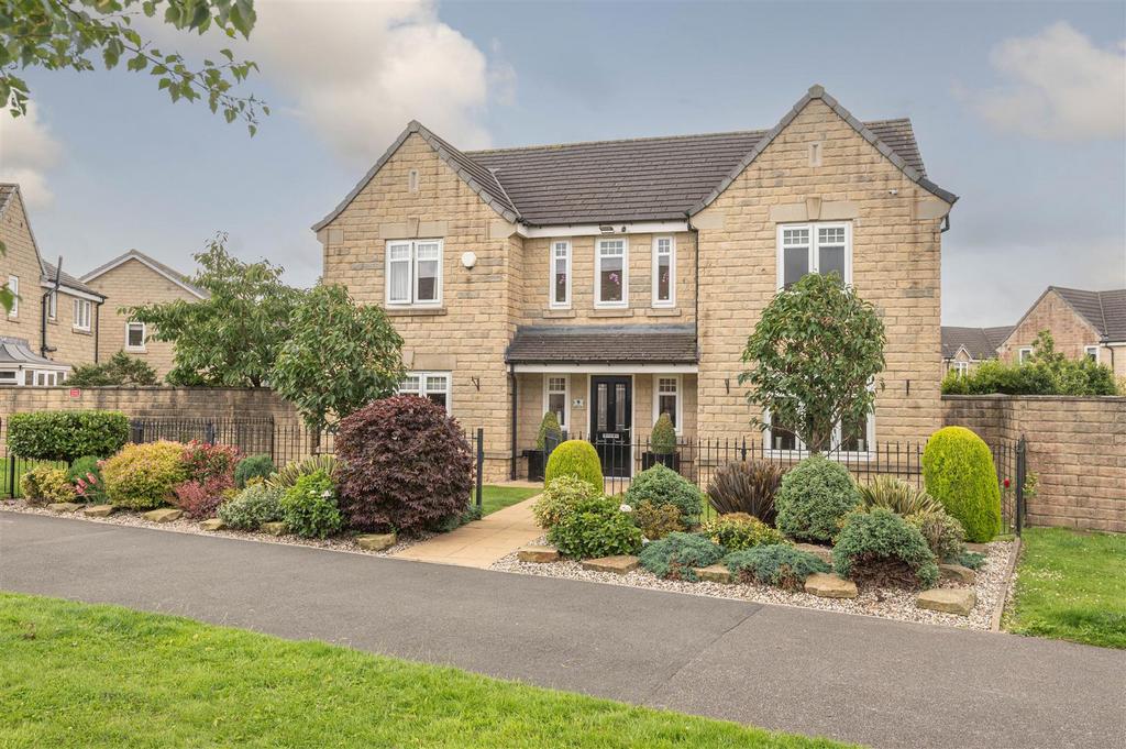9, Hazel Fold, Queensbury, BD13 2FE 5 bed detached house - £595,000