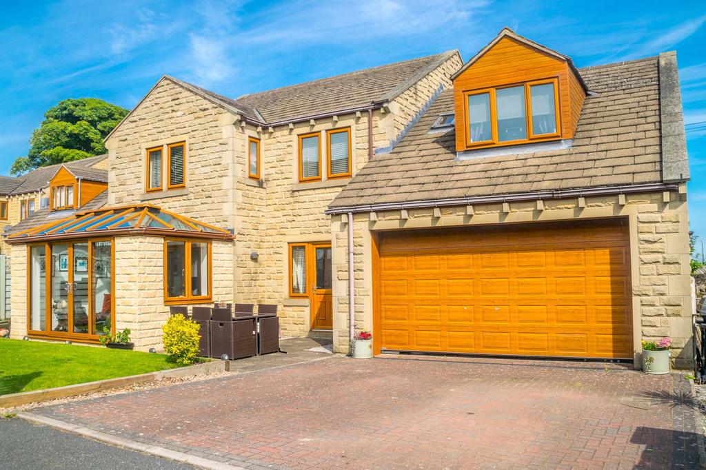 Carr Hill Road, Upper Cumberworth, HD8 5 bed detached house - £650,000