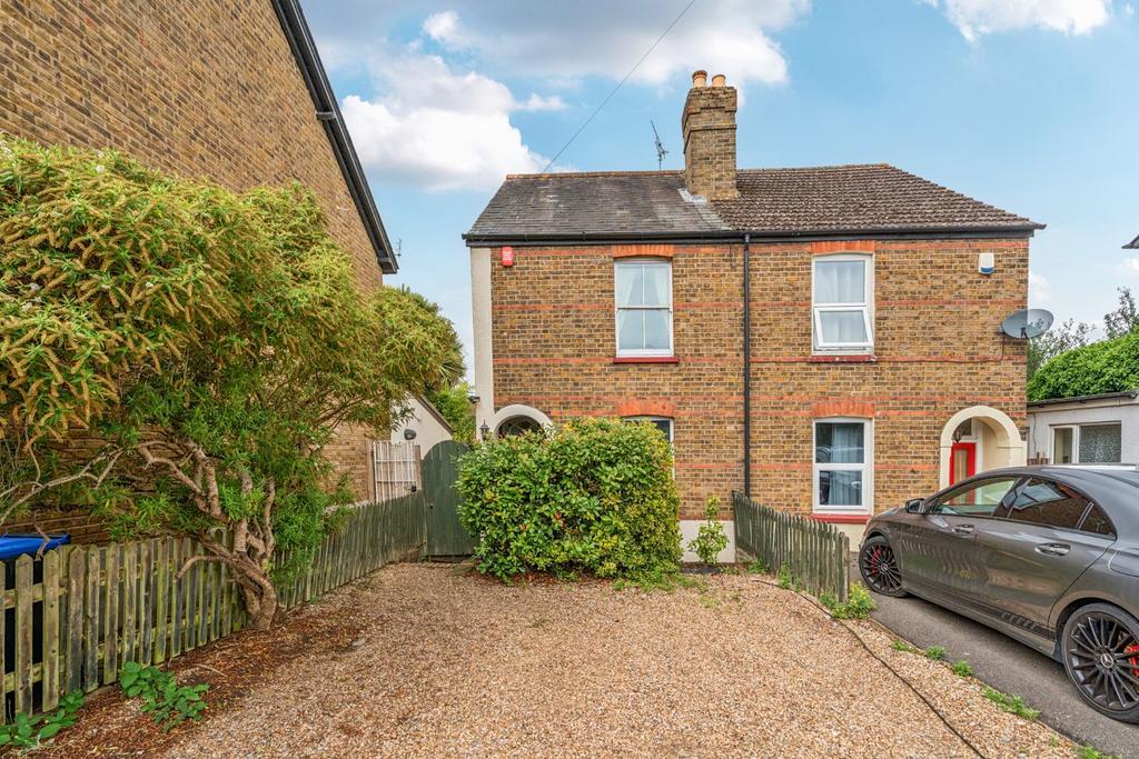 Lent Rise Road, Burnham... 2 bed semi-detached house for sale - £390,000