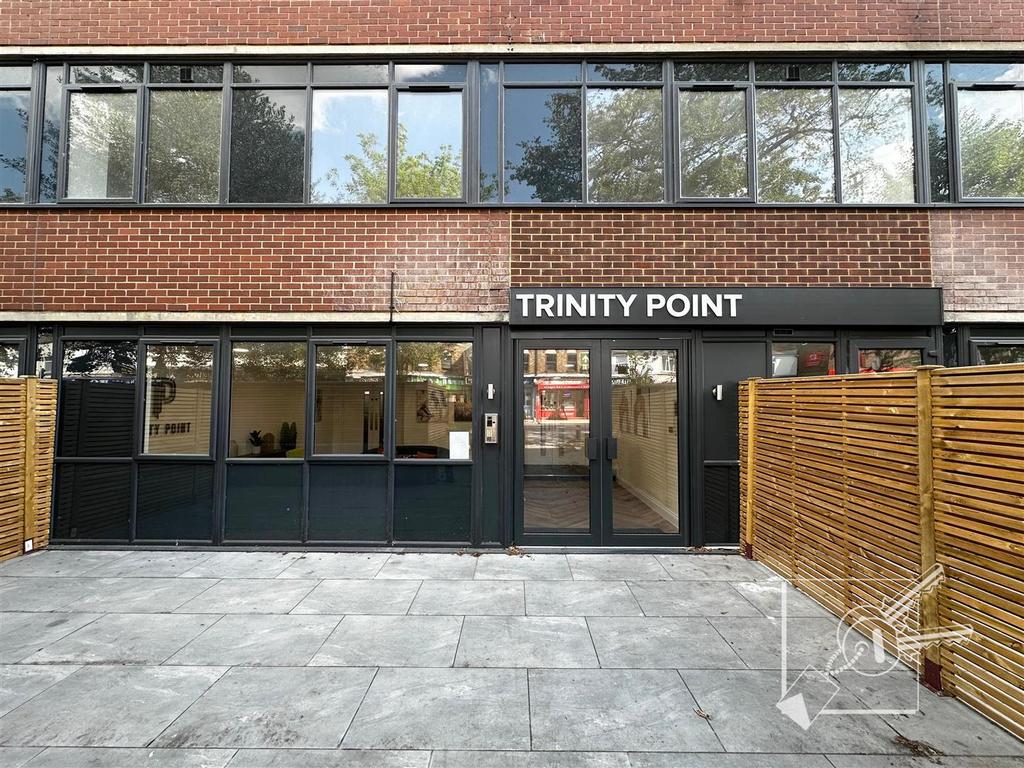 Trinity Point, New Road, Gravesend 1 bed apartment - £1,200 pcm (£277 pw)