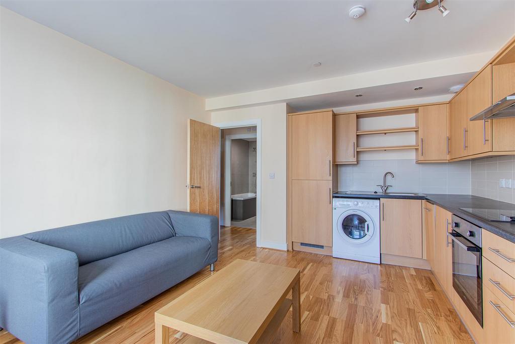 Churchill Way, Cardiff CF10 2 bed flat - £1,200 pcm (£277 pw)