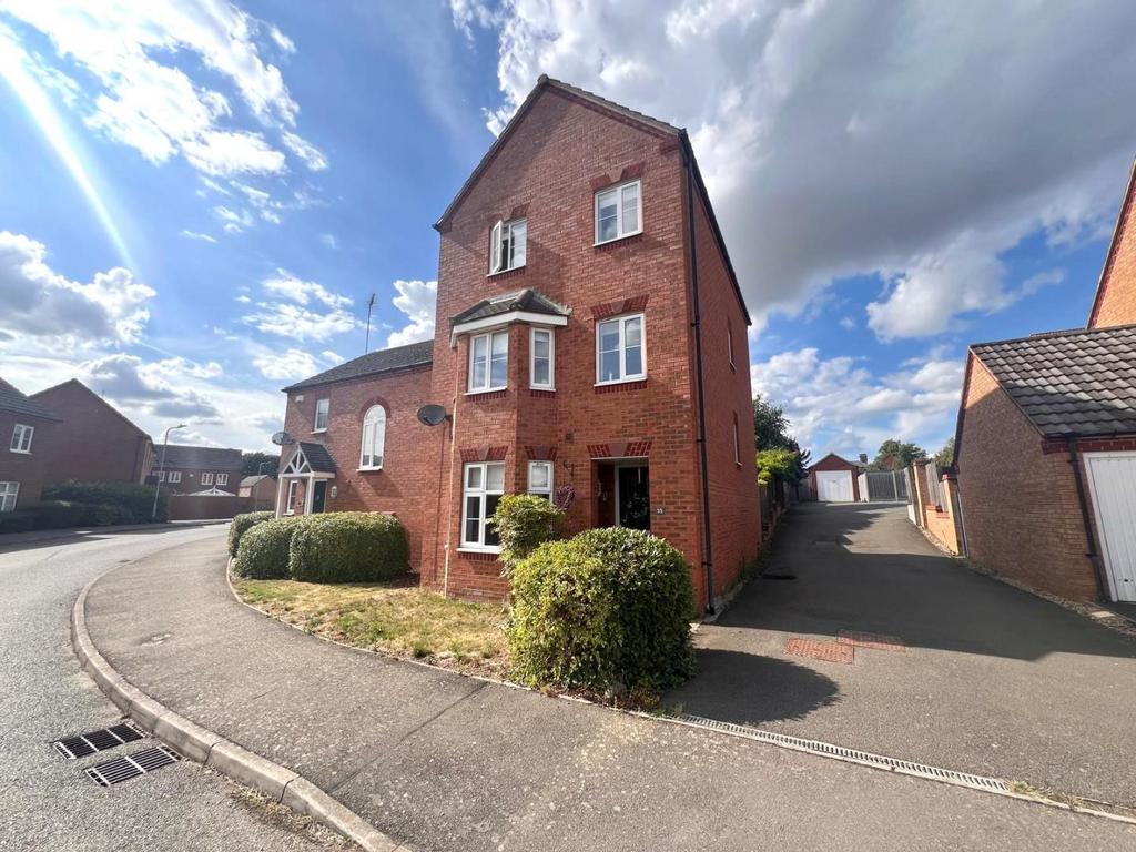 South Meadow Road, St. Crispin... 3 bed semi-detached house - £315,000
