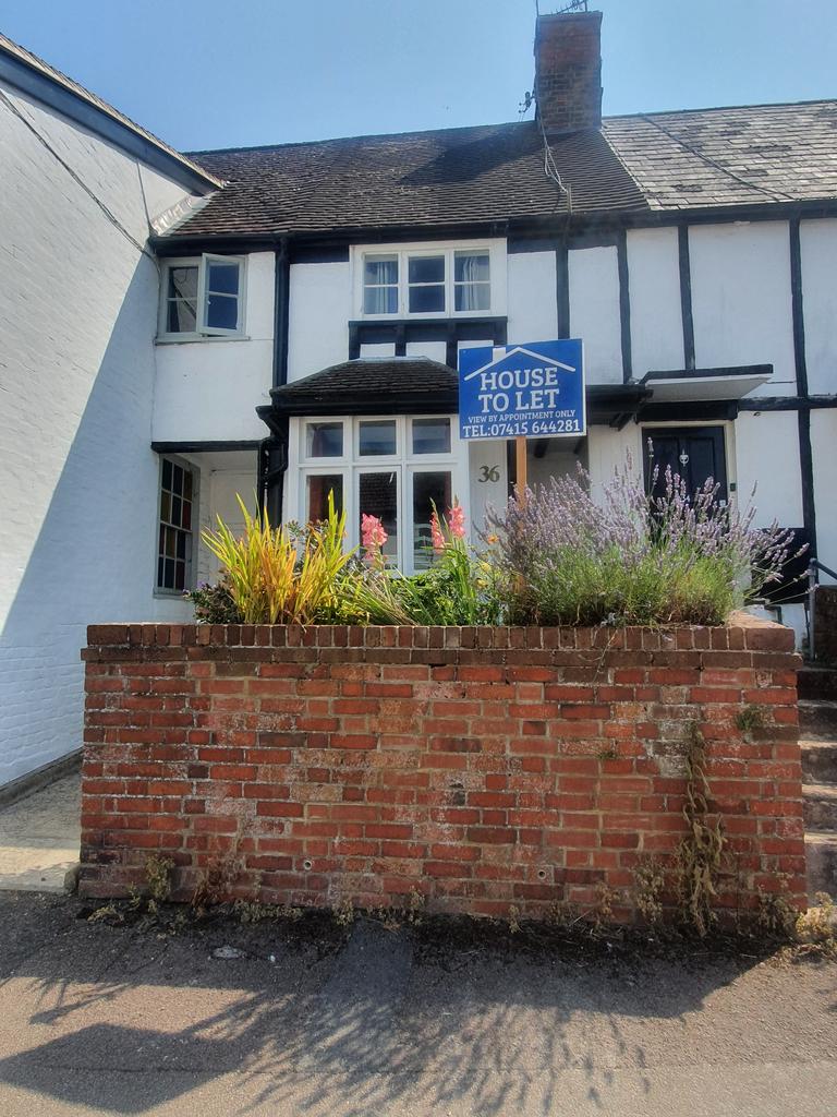 Grove Street, Wantage OX12 2 bed semi-detached house to rent - £1,300 ...
