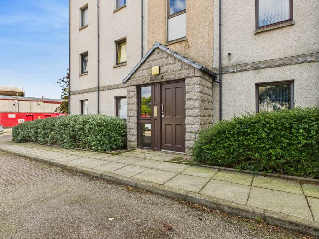 Aberdeen AB24 2 bed apartment for sale - £115,000