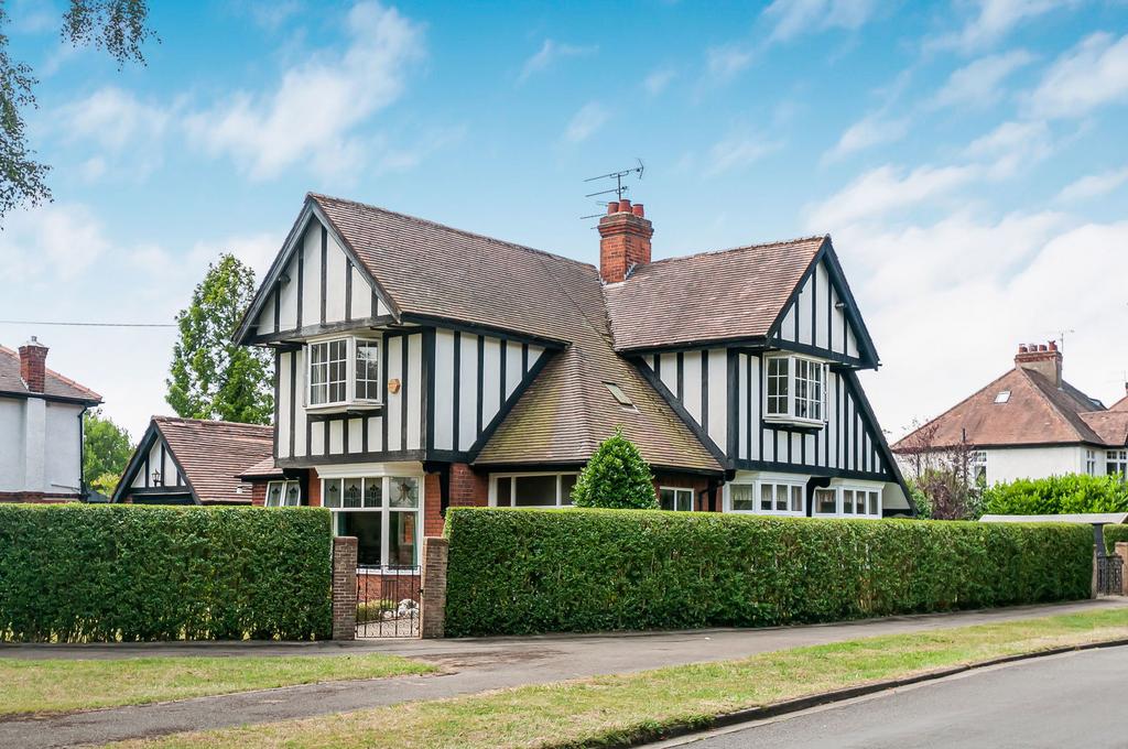 Mead Walk, Hull HU4 3 bed detached house - £375,000